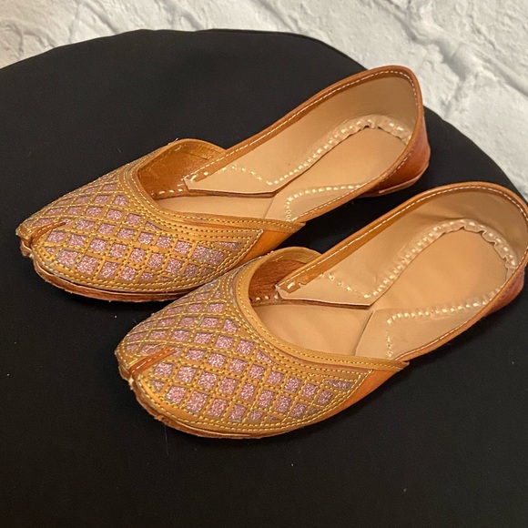 Hand Crafted | Shoes | Made In India Flats Handmade So Gorgeous Size 6 ...